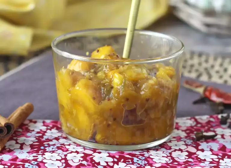 Homemade mango chutney: the sweet and sour Indian condiment that goes ...