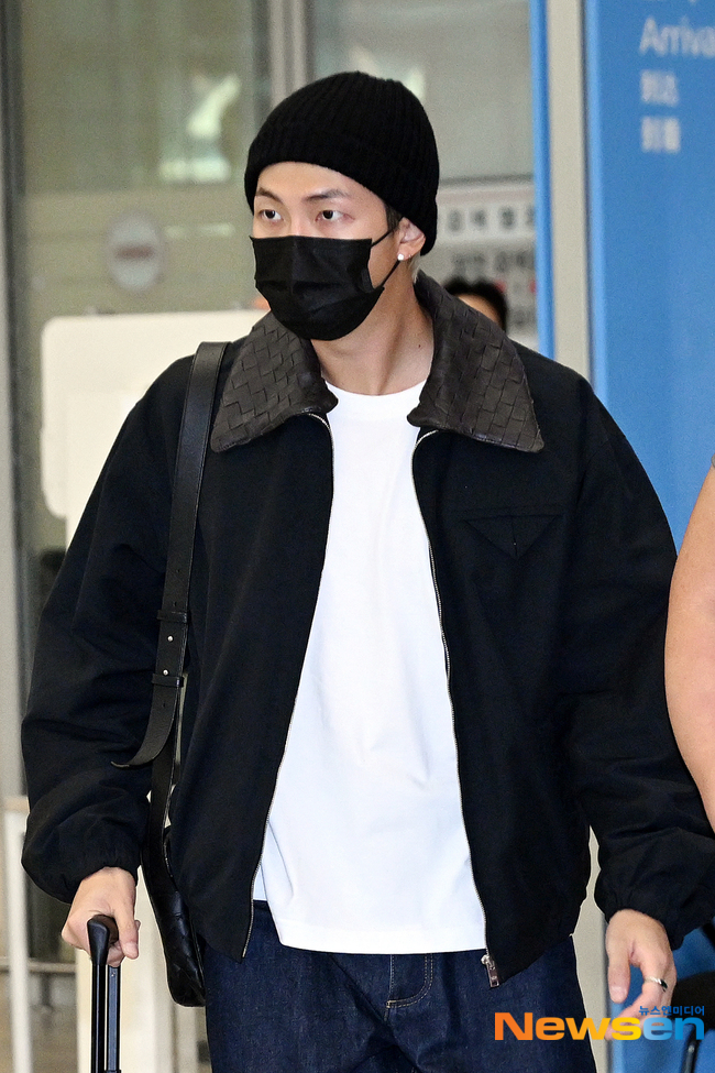 BTS RM ‘시선 압도하는 분위기’[포토엔HD]