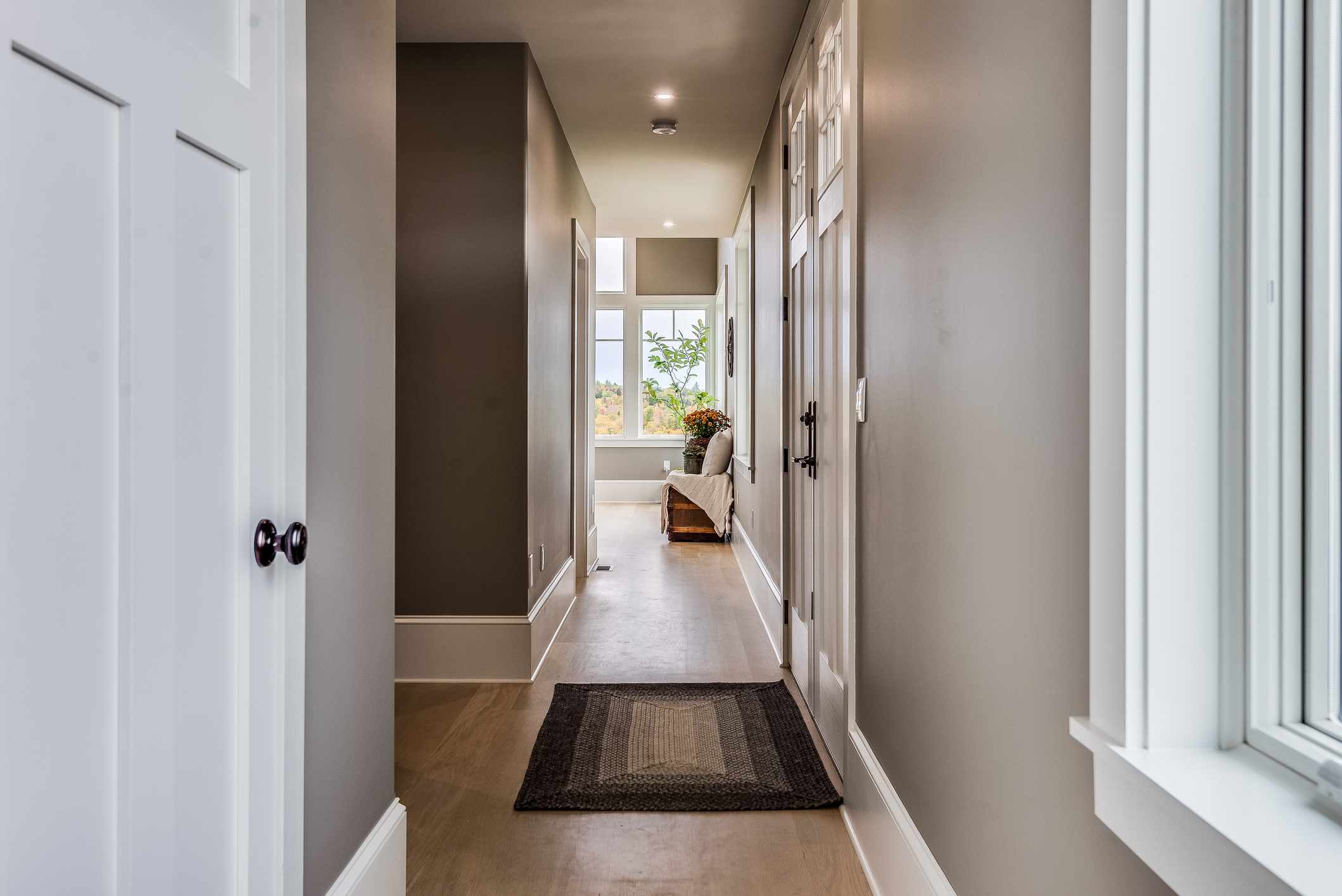 6 things interior designers say to avoid if you want your hallway to ...