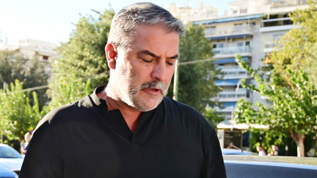 Βασίλης Μπισμπίκης: "Κινδύνευσαν τα εγγόνια μου", λέει η ιδιοκτήτρια ...