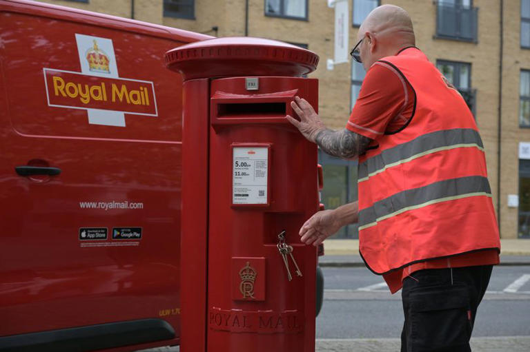 Royal Mail announces major Christmas move that will impact thousands of ...