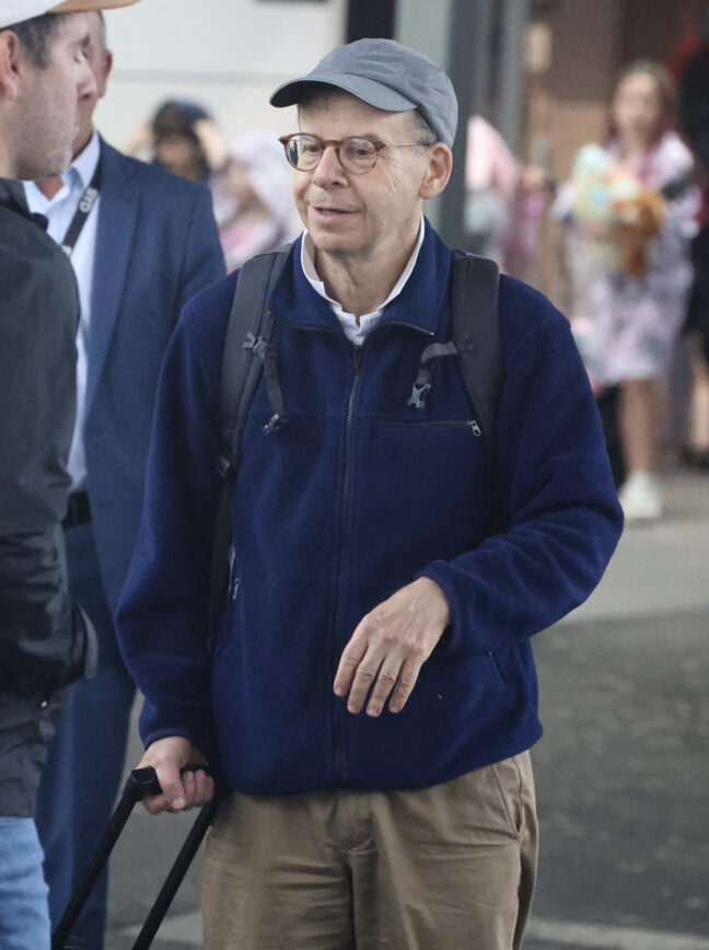 Sehän on Rick Moranis! Komedialegenda saapui Avaruusboltsien jatko-osan ...