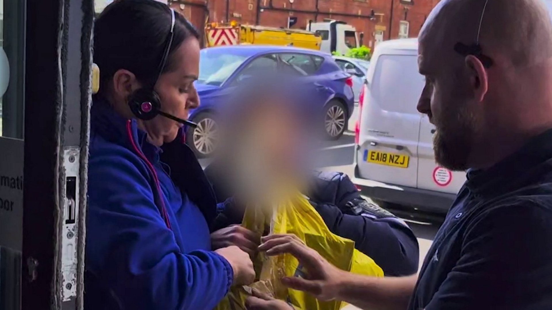 Supermarket worker wrestles suspected shoplifter and recovers stolen ...