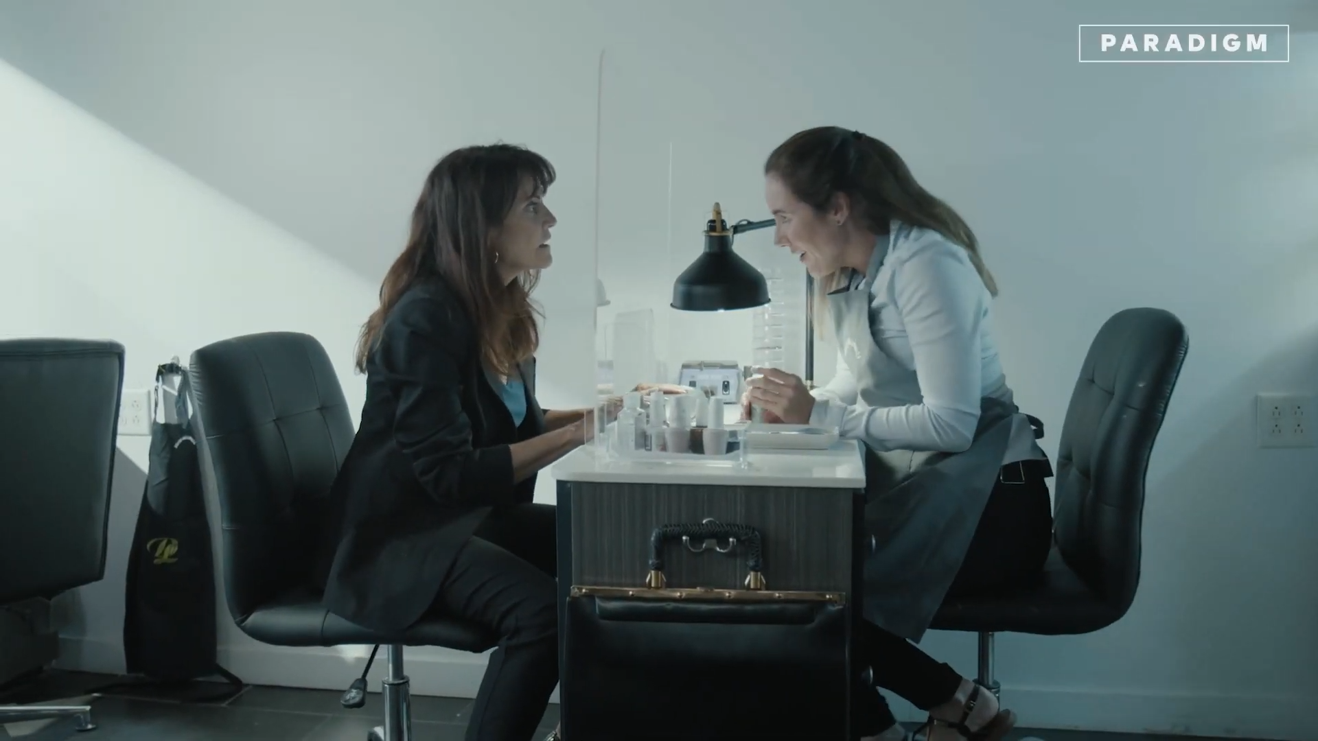 Scammer Targets Single Mom but It Backfires