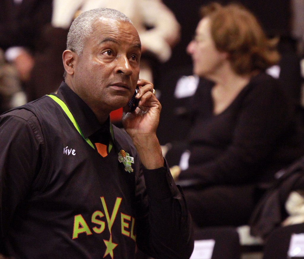 Tony Parker annonce le décès "brutal et inattendu" de son père à 70 ans ...