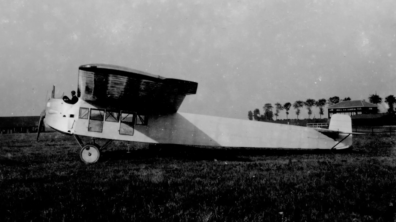 The first plane to fly nonstop from Russia to America
