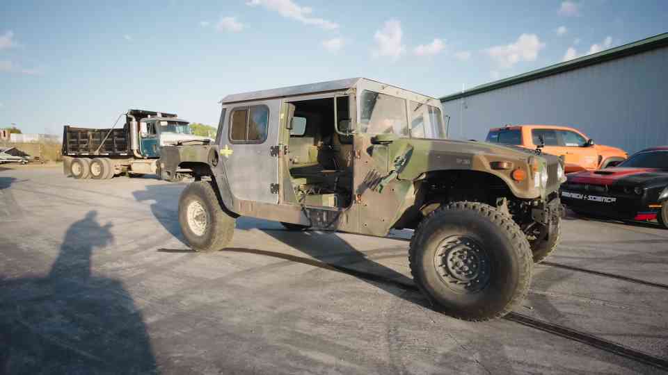 LS swapped supercharged Humvee - epic burnouts achieved!