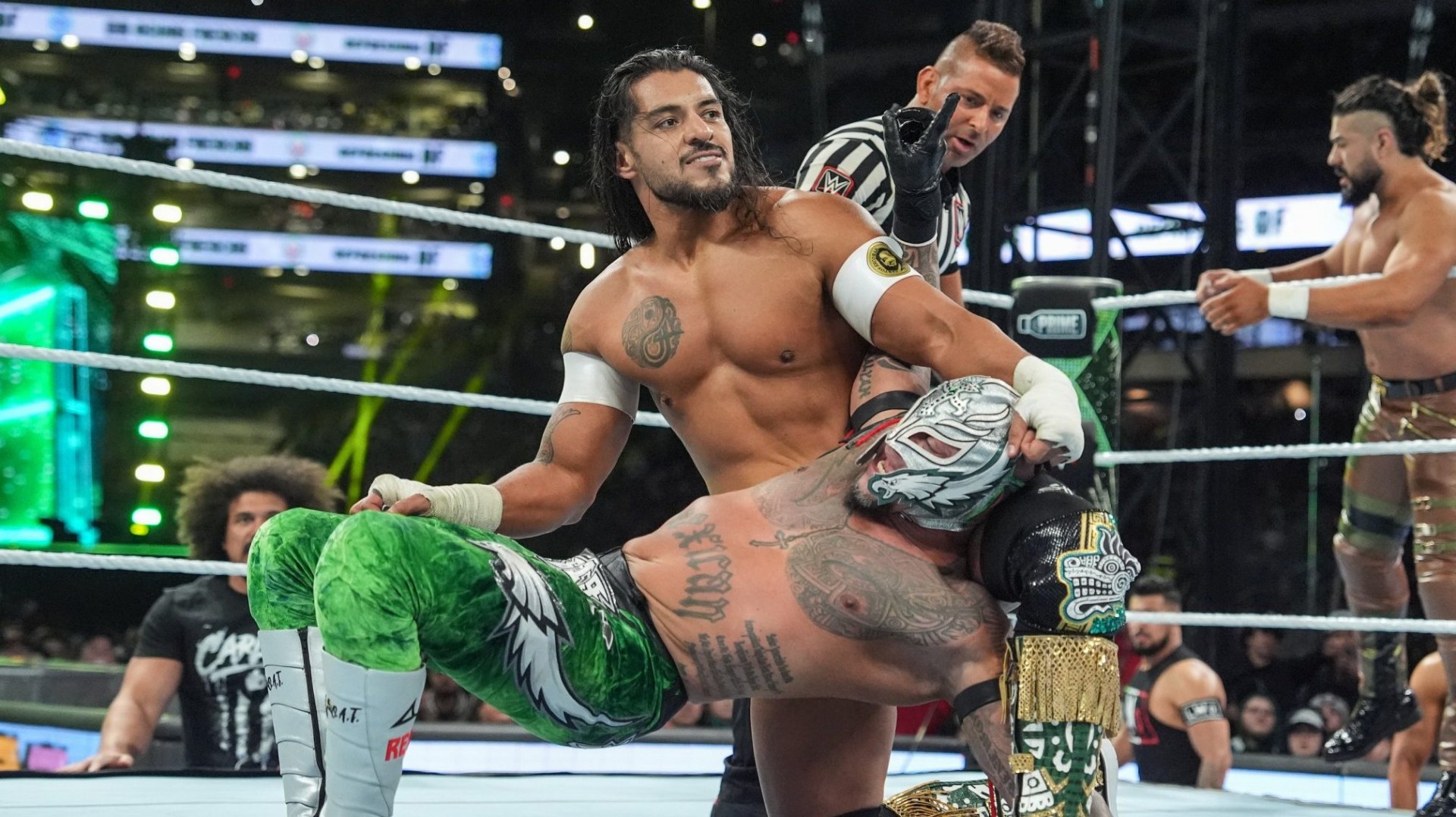 Major WWE star returns in shock U-turn after one day