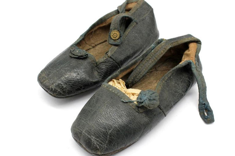 Queen Victoria's baby clothes to go under the hammer at Derbyshire auction