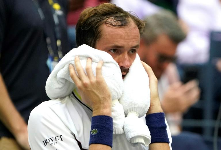 Video - Medvedev's concerning physical state after his Shanghai victory