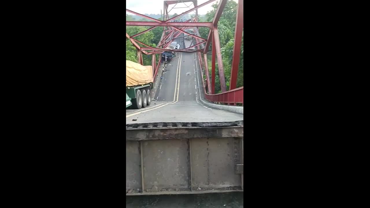 "Overloaded trucks" cause Piggatan Bridge collapse in Alcala, Cagayan