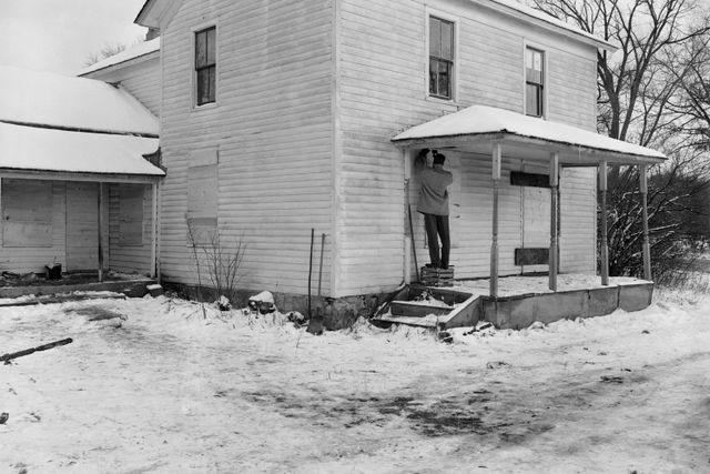 What Happened to Ed Gein's House? Inside the Farmhouse Where the ...