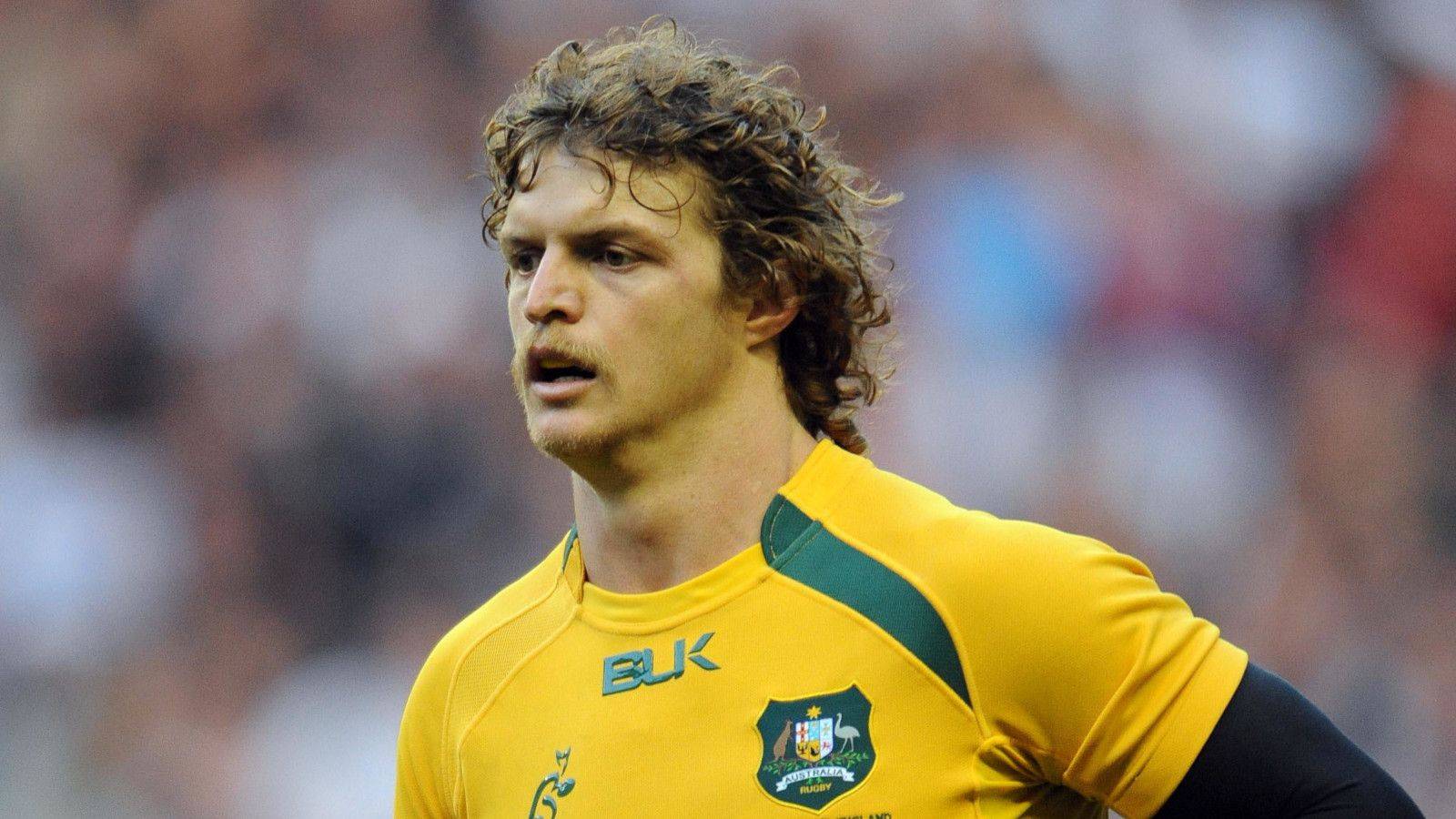 Former Wallabies winger Nick Cummins leaps into action to rescue little girl in Melbourne