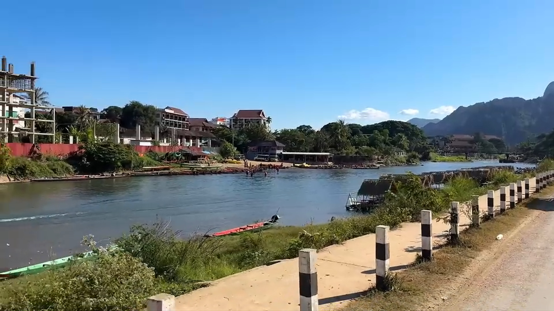 Vang Vieng - Party Nights, Blue Lagoon & Hidden Caves