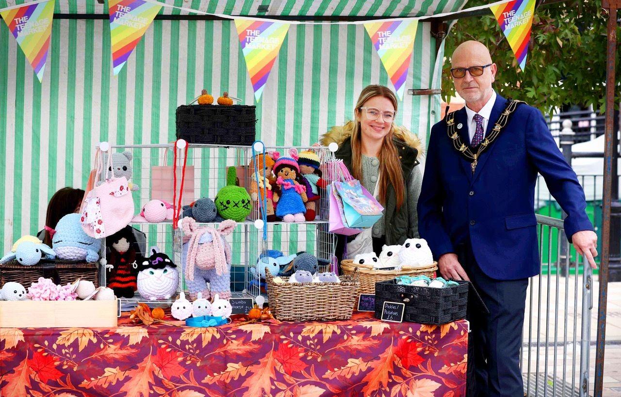 Teen traders cash in as thousands join free summer events at Cornhill ...
