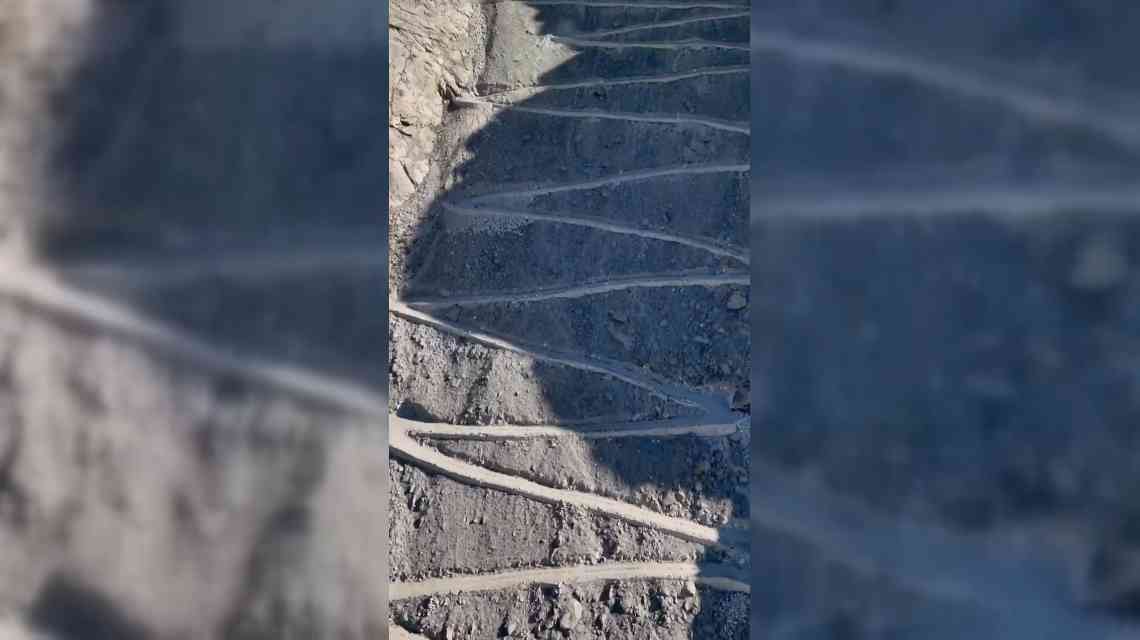 Un imponente zigzag de asfalto sobre roca: así luce la carretera que ...