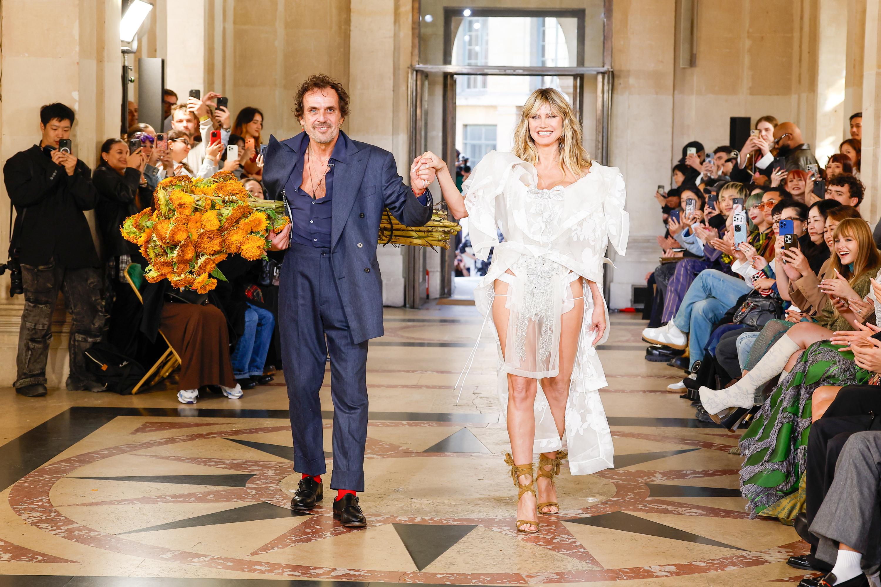 FASHION WEEK DE PARIS - Hymne au baroque et à la sensualité, Andreas ...
