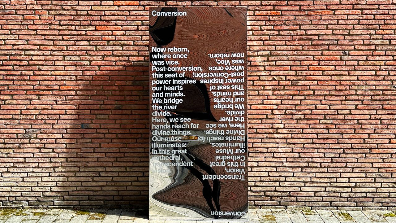 This shifting mirror artwork is a love letter to London landmarks (and ...