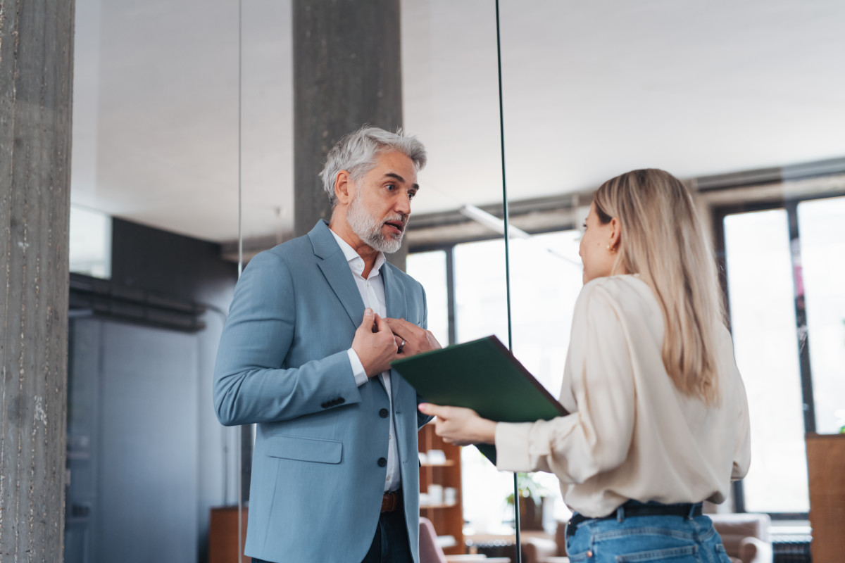 Gaslighting an Employee Can Sound Like These 7 Phrases, a Psychologist ...