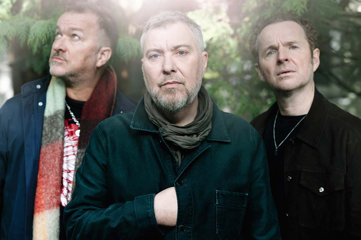 Doves: H επιστροφή ενός Manchester μύθου στη μελαγχολία και τη μνήμη