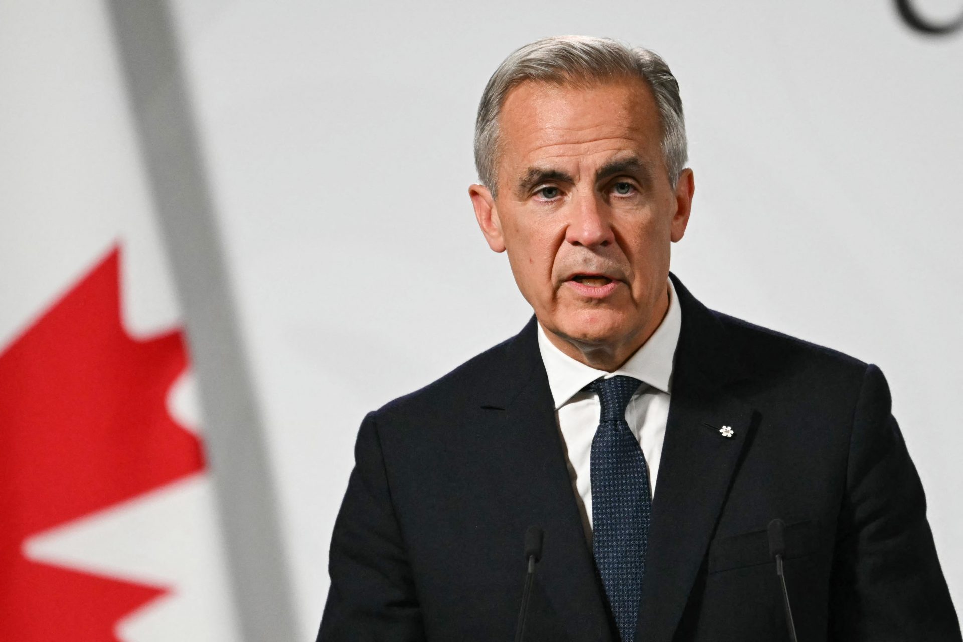 Les Canadiens ne font plus confiance à Carney pour les défendre contre ...