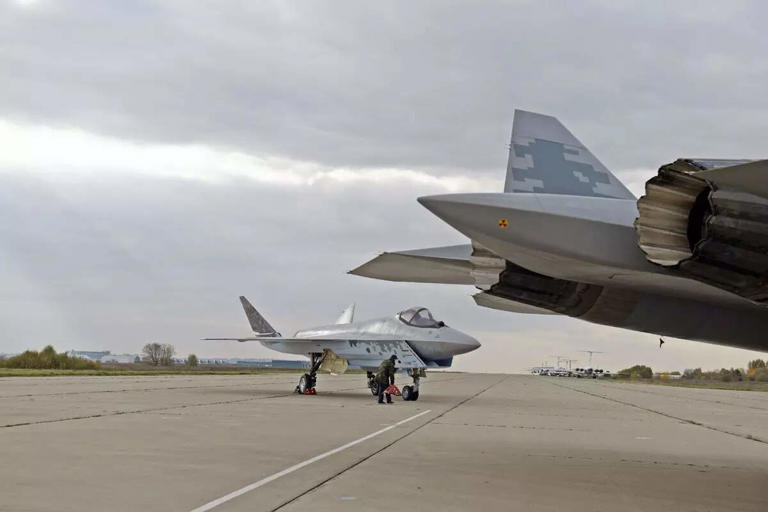Russian Sukhoi Su-75 Checkmate seen again; the stealth fighter seems ...
