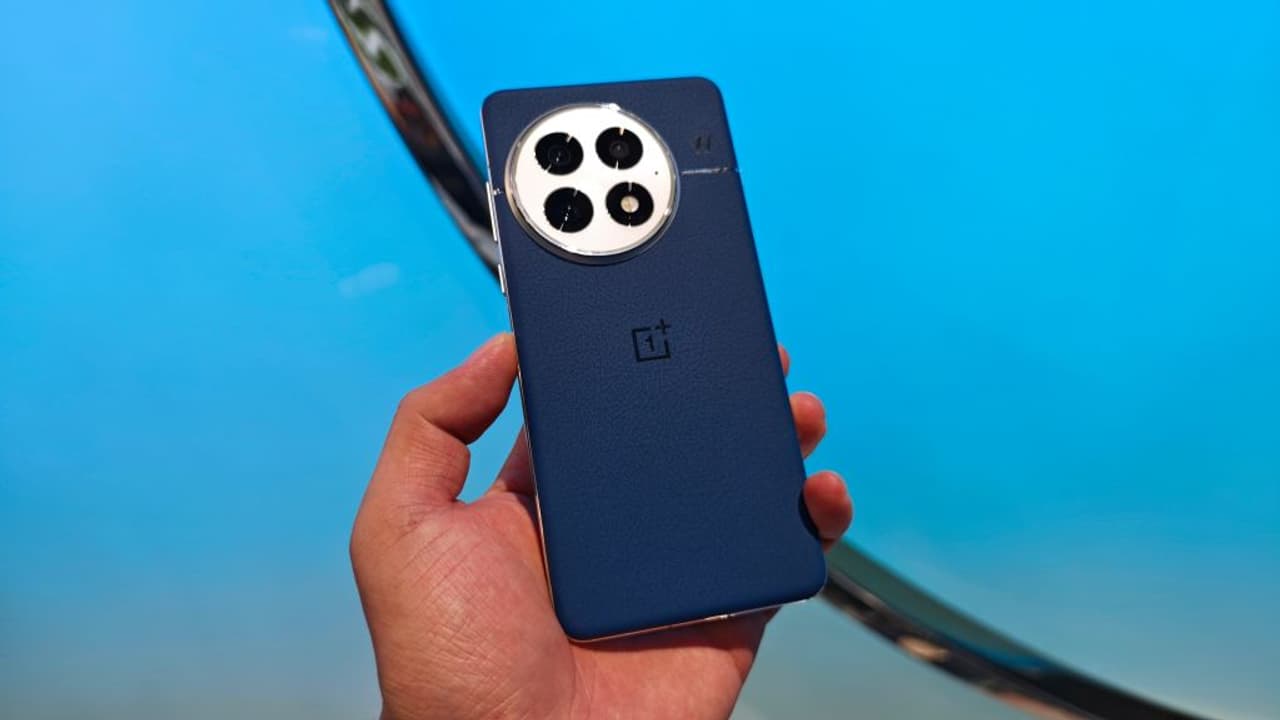 OnePlus Confirms OxygenOS 16 Launch in India on October 16 with New AI ...