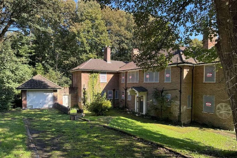 Posh housing estate that's been sitting empty since 1990s