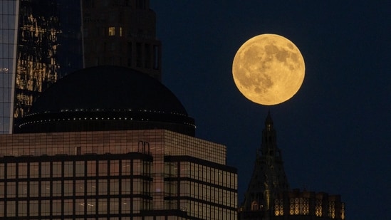 Missed the big bright supermoon? The rare event returns sooner than you ...