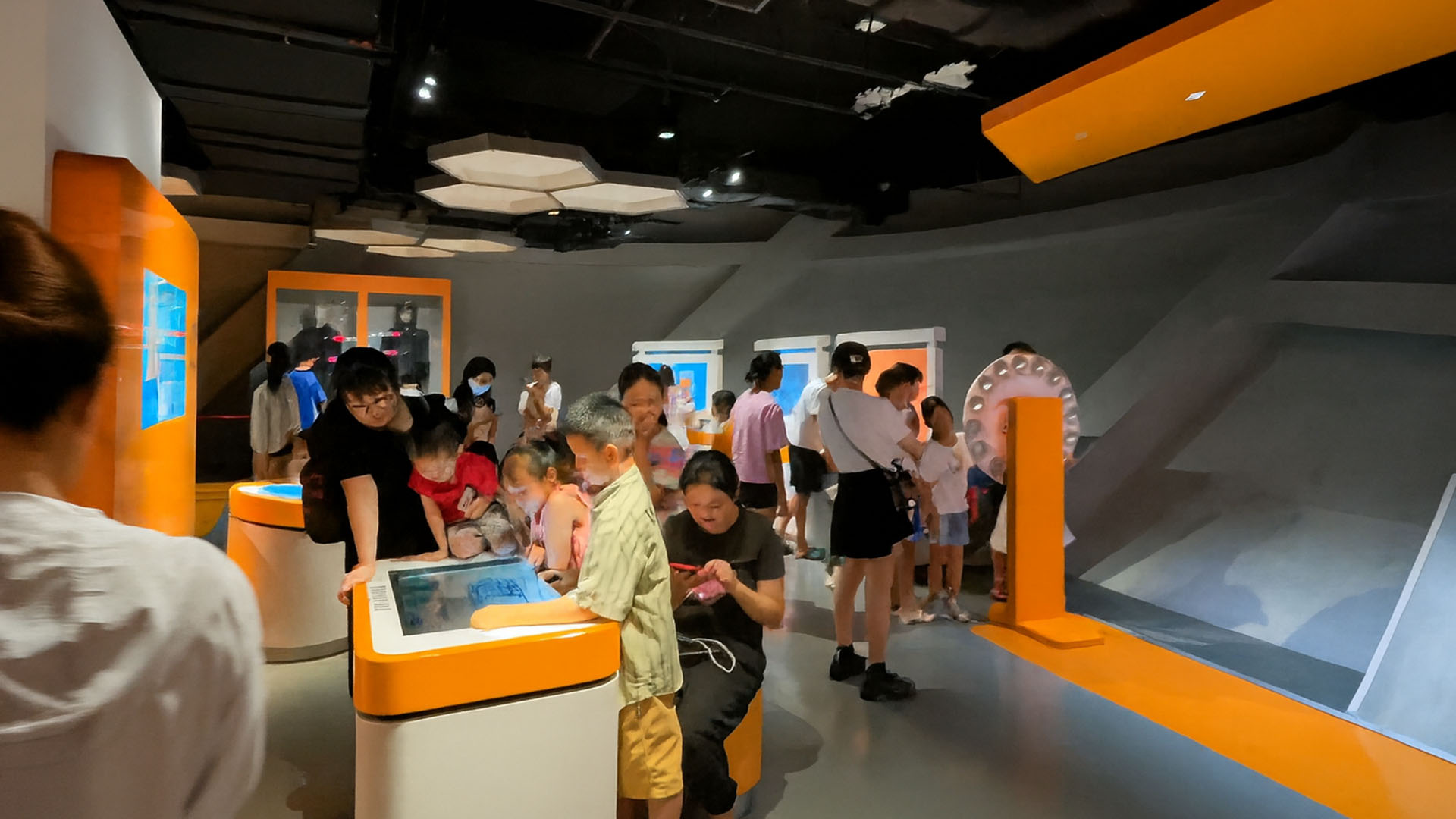 Visite du parc scientifique de Chine en intérieur – Chine 4K