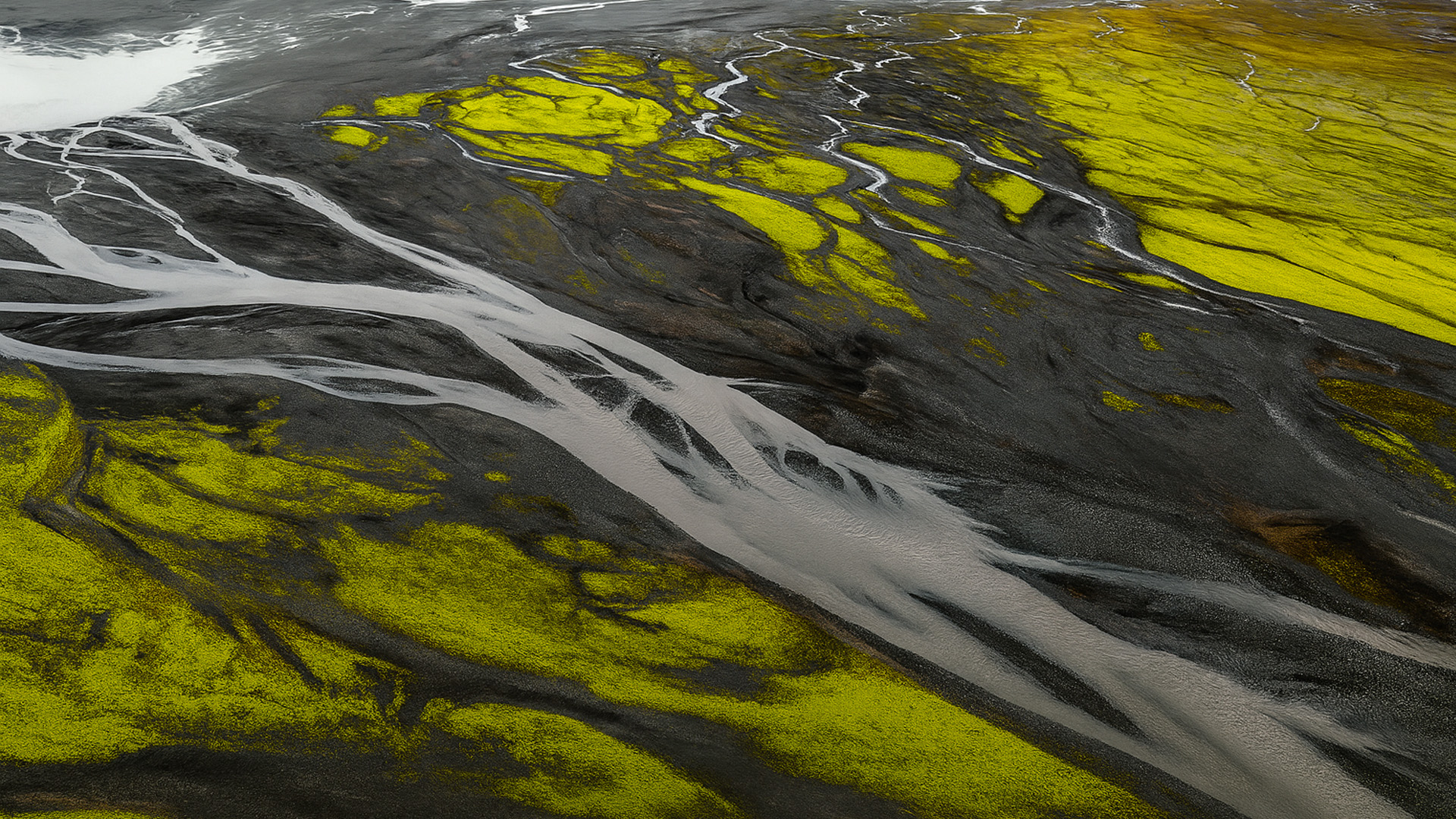 Rivières entrelacées d’Islande – Paysages aériens en 4K