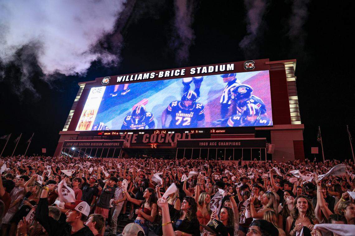 Lawsuit seeks breakdown of how USC is divvying up $20.5M for student ...