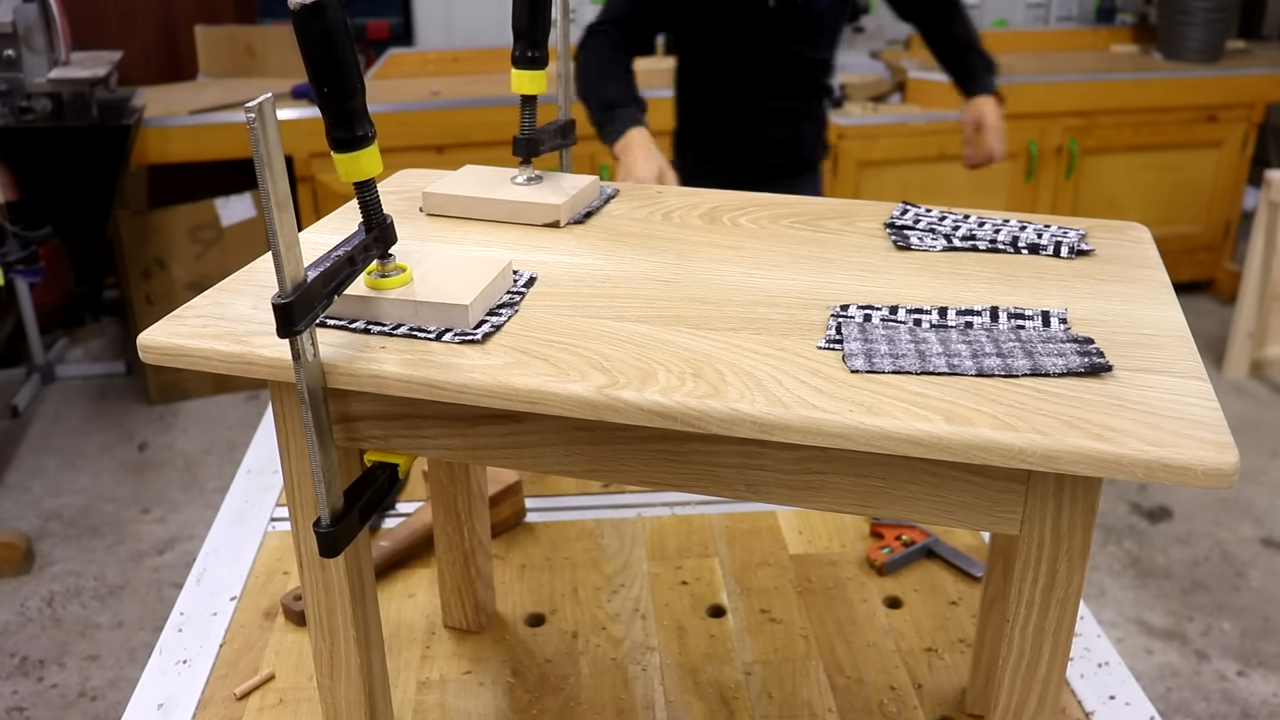 How to Create a Minimalist Table That Fits Every Home