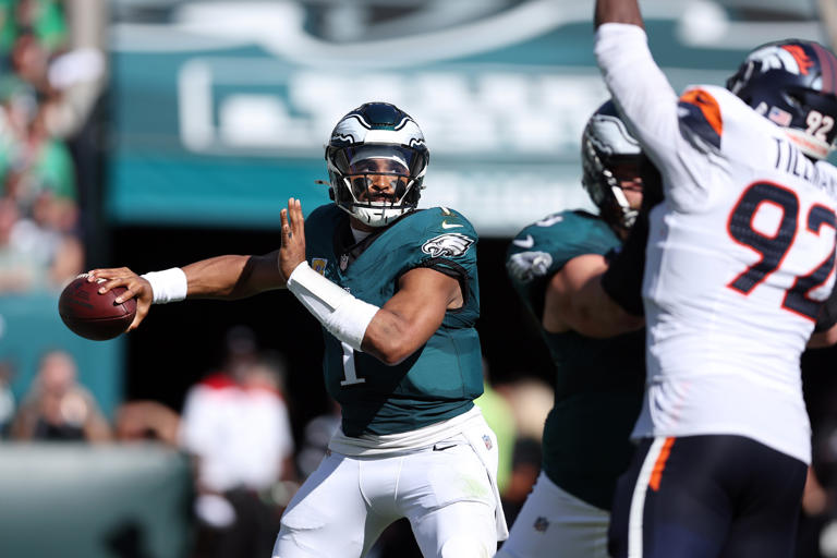 NFC East race tightens as Eagles’ luck runs out