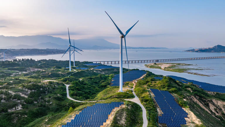 Wind and solar generate more power than coal globally for the first ...