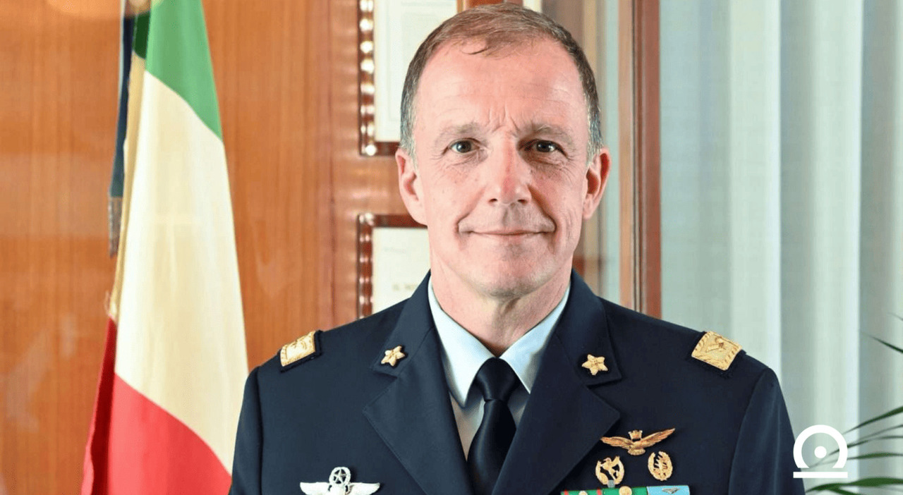 Cambio del comando all'Accademia di Pozzuoli cerimonia di saluto per il ...