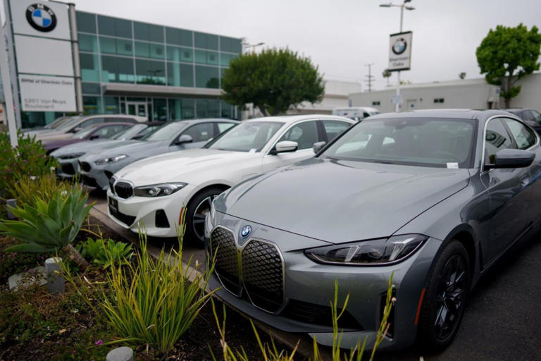 BMW Cuts Guidance Amid China Woes