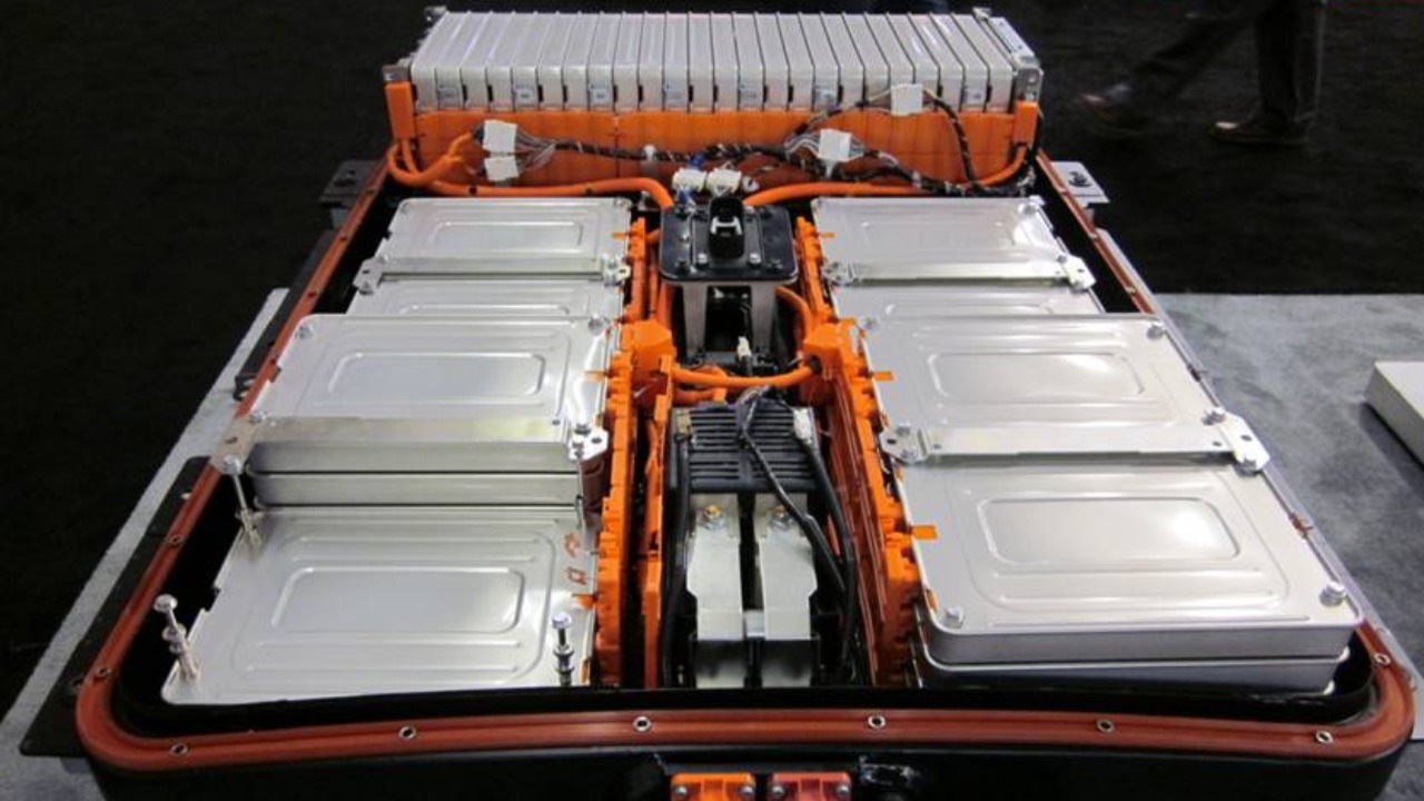 This new battery could wipe out gas cars by 2030