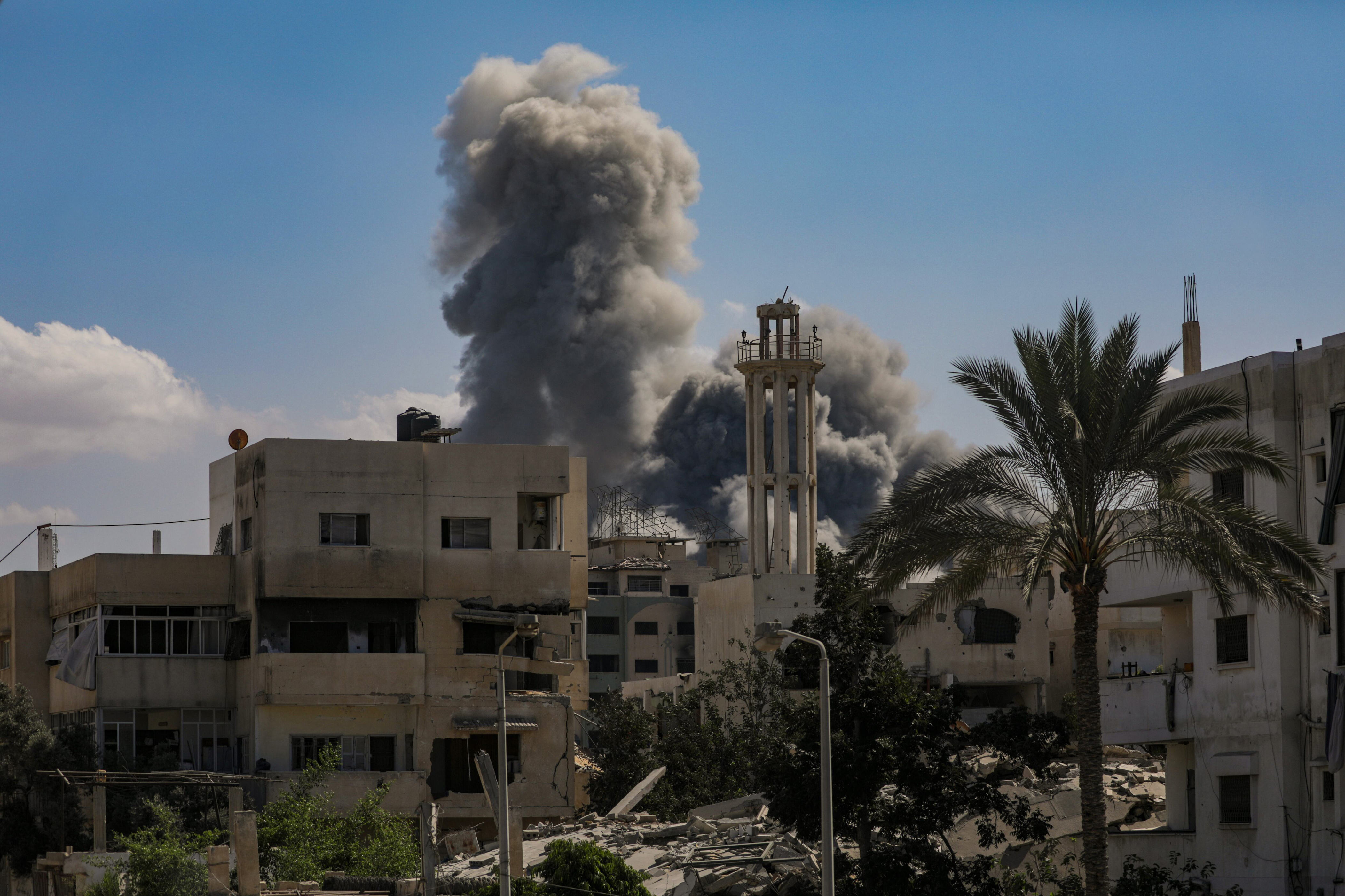 Jammed signals or no phones: Hamas-Israel talks progress under heavy ...