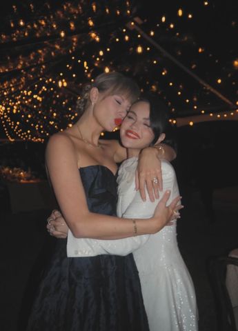 Taylor Swift Secretly Honors Travis Kelce With $24,000 Opal Necklace at ...