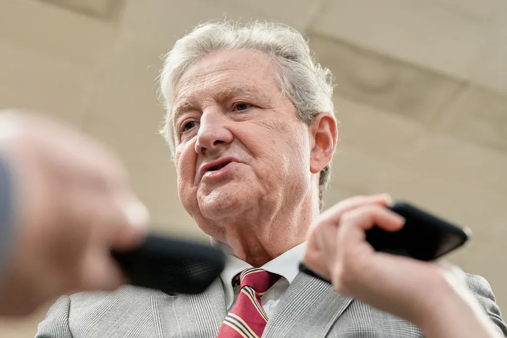 Senators vote to dock their own pay during future government shutdowns