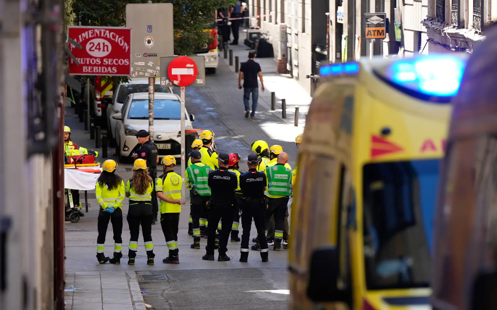 4 missing after Madrid building collapse