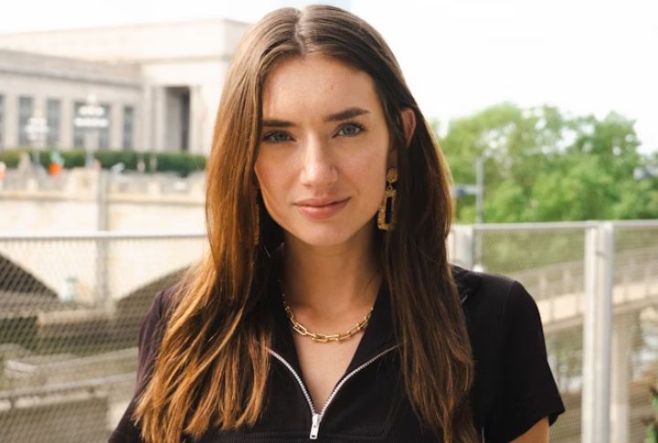 What's With The Hypogamy Trend Among Smart Women?