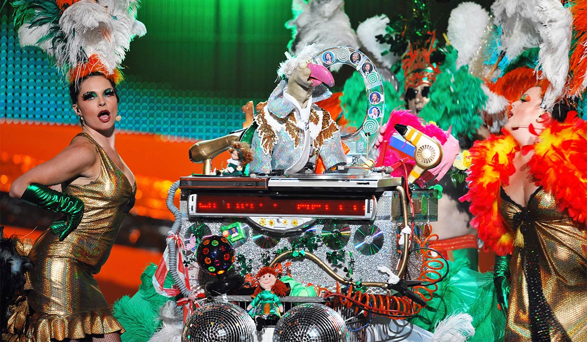 Fowl play in the Áras? Dustin the Turkey throws his wing in the ring ...