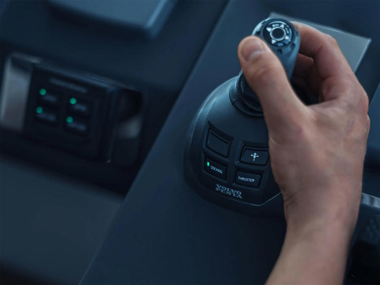 Volvo Penta Launches Enhanced Single-Engine Joystick Technology