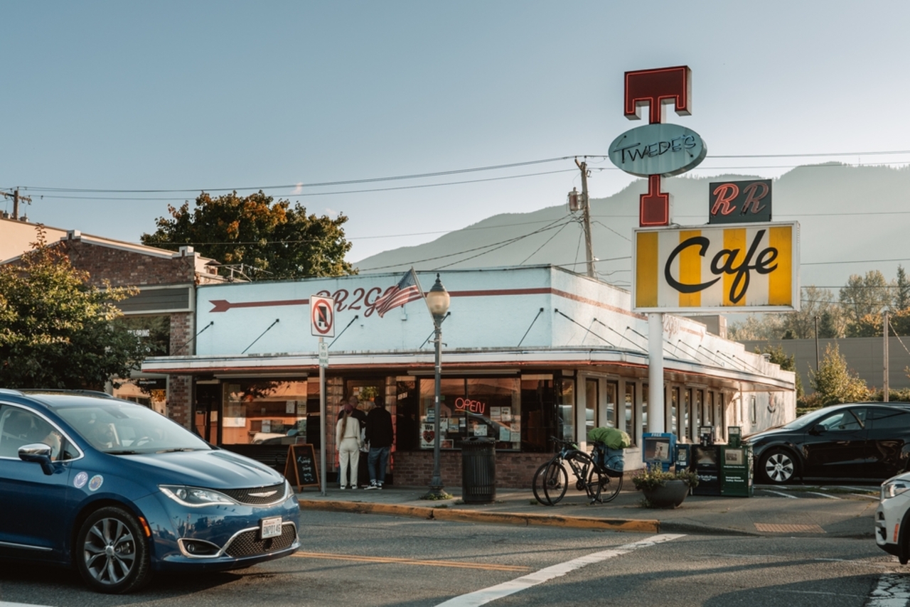 A Short History Of The American Roadside Diner