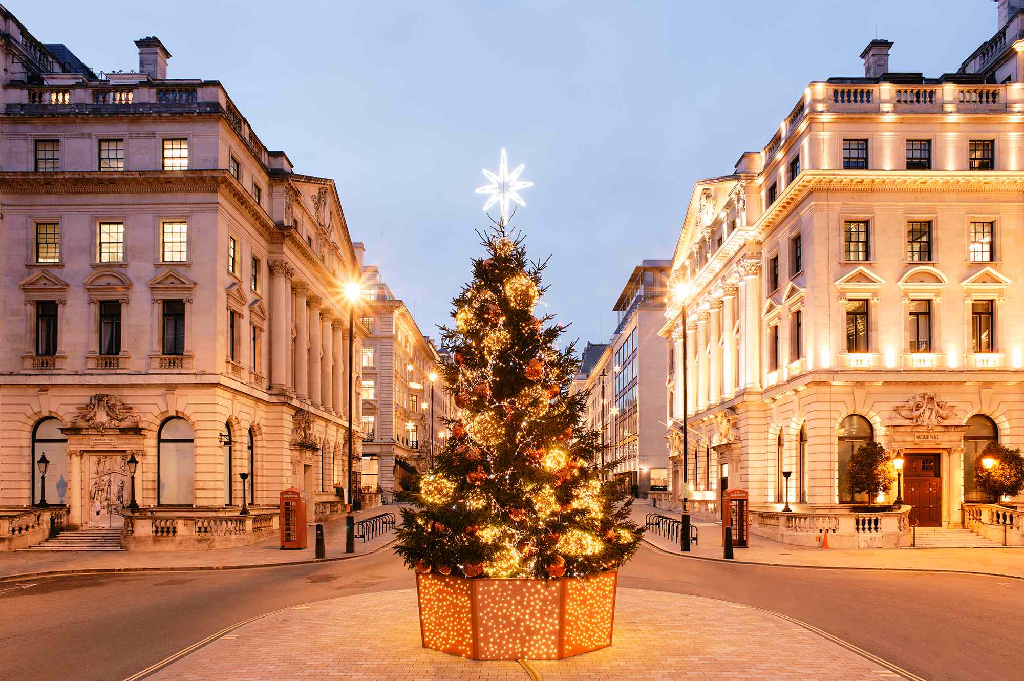 This Is the Cheapest Time to Book Holiday Flights, According to Google ...