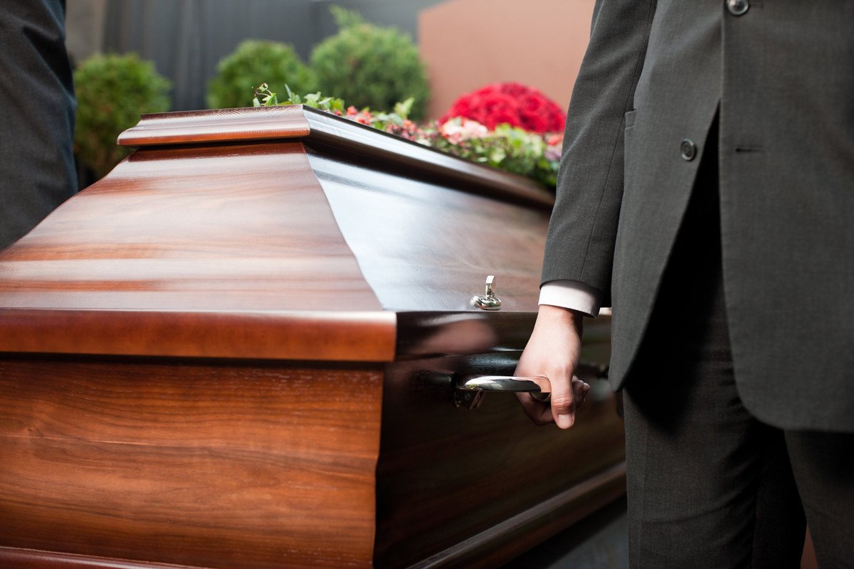 Here's what happens to your credit cards when you pass away