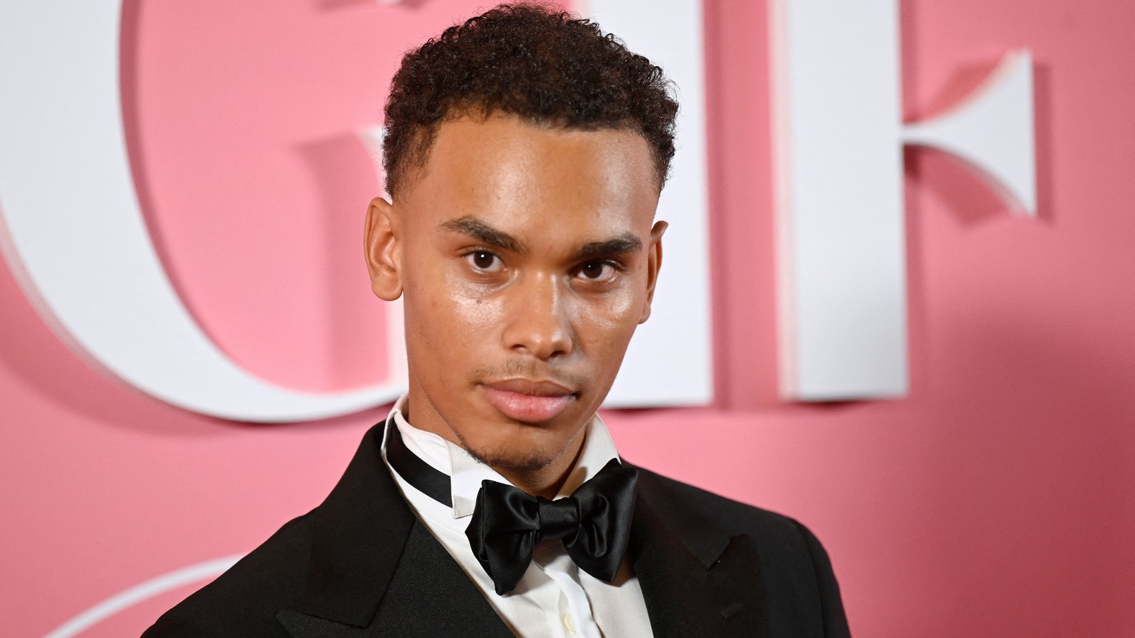 Alexandre Grimaldi, le fils d'Albert II de Monaco, brille au gala d'Eva ...