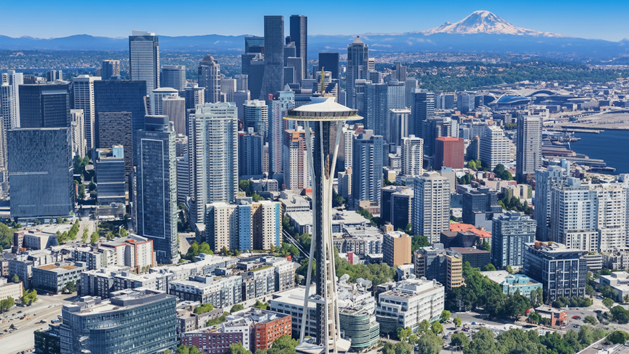 Aterrizaje aéreo sobre la Space Needle y el centro de Seattle – Un ...